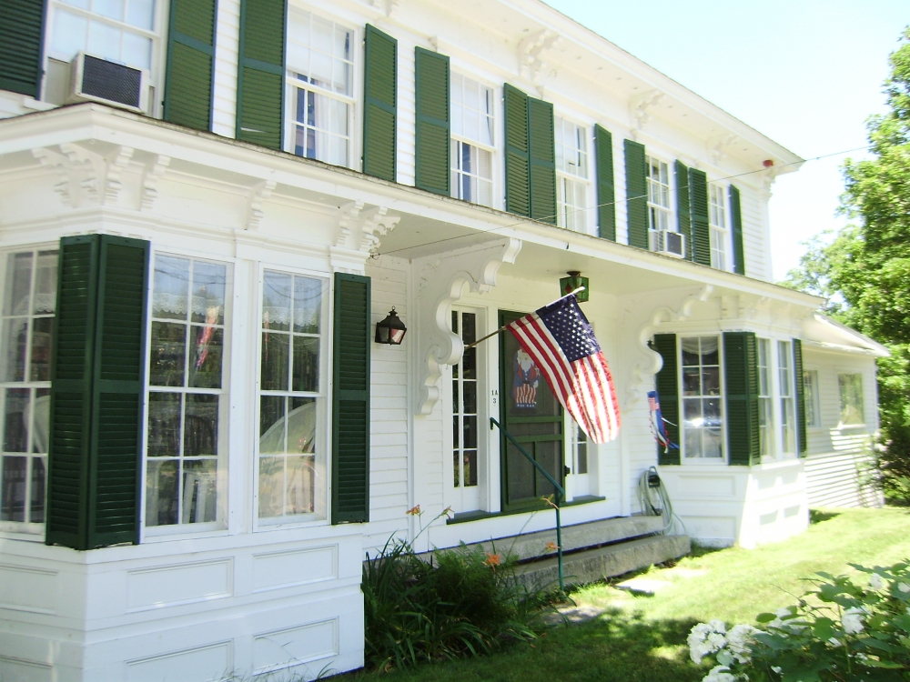Bow Lake Inn in Strafford | Bow Lake Inn For Sale