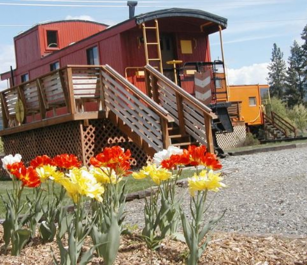 Iron Horse Inn Bed & Breakfast in South Cle Elum | Iron Horse Inn Bed ...